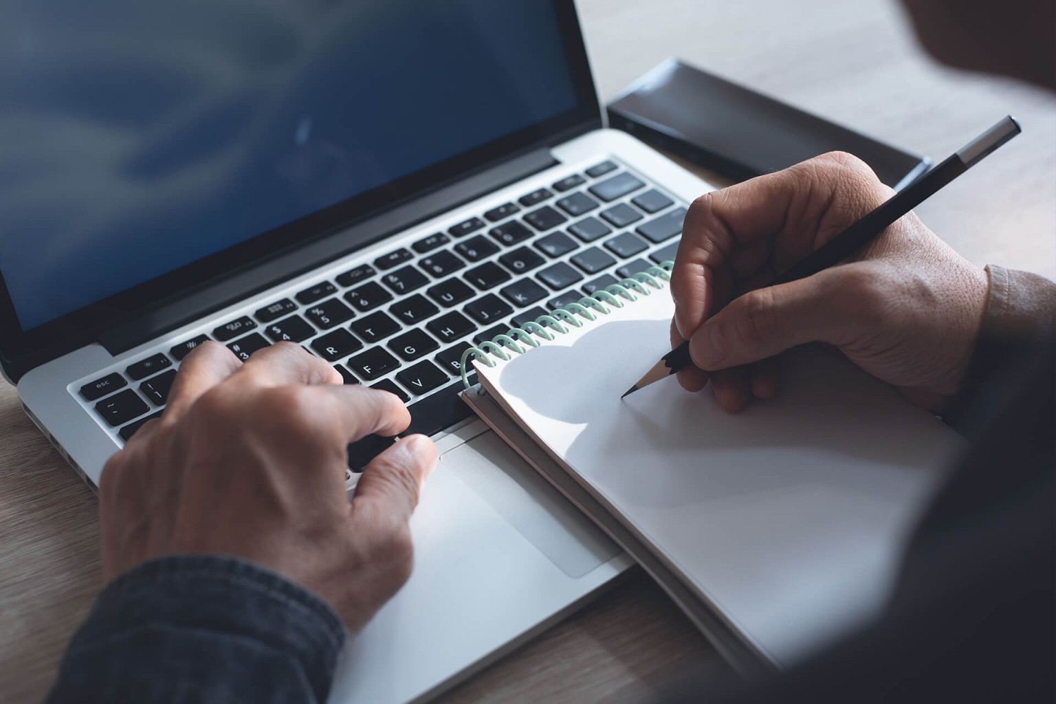 Internationale Beziehungen Studium: Hochschulen & Kosten im Vergleich